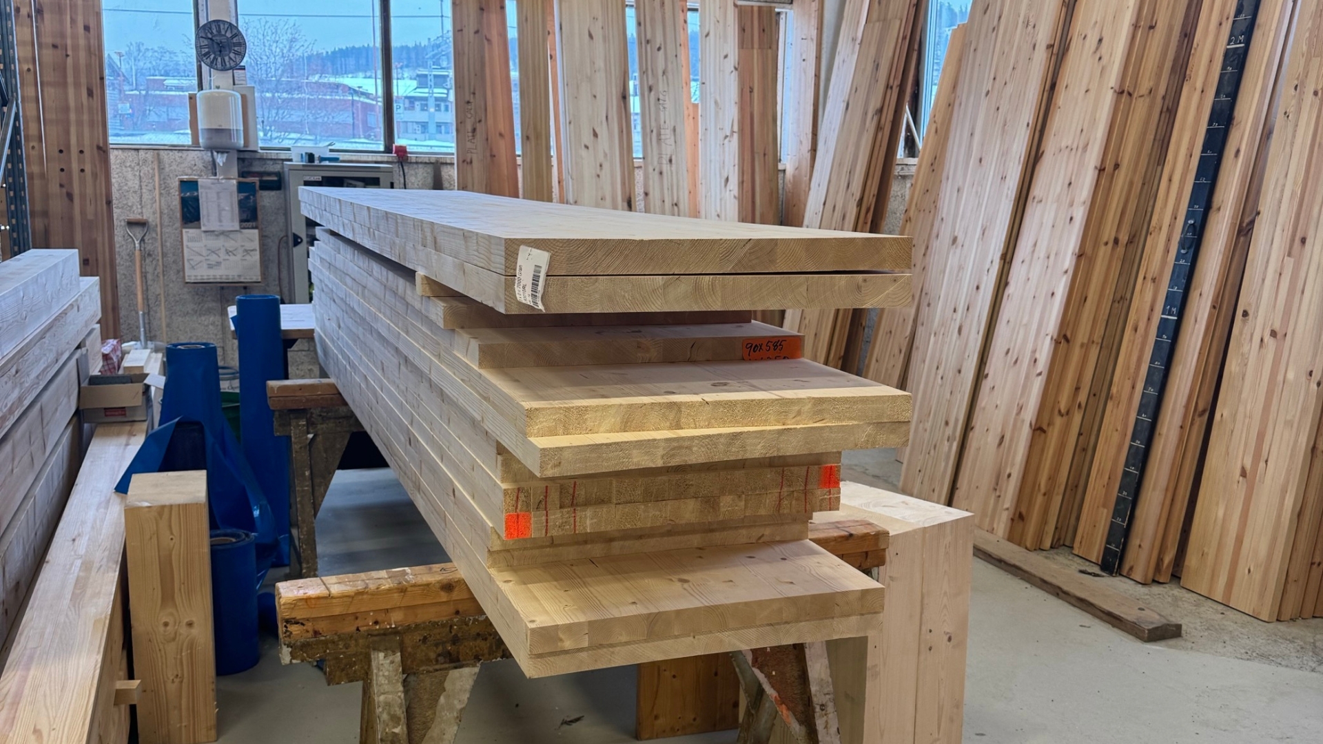 Outlet og restvaresalg: Limtreplater og bjelker